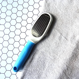Microplane Sole Surfer Foot File – Assorted Colors